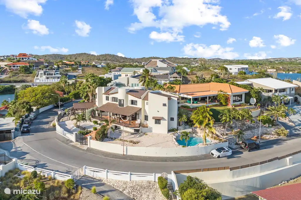 Huis kopen in Curaçao? Met of zonder makelaar | Micazu