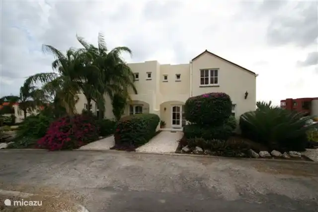 Rent Royal Residence in Piscadera, Curacao-Middle. | Micazu