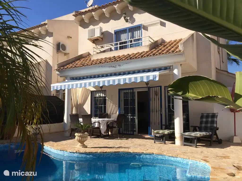 ¡Reserve Bienvenidos a Villa Marlene el Albir. en Albir con | Micazu