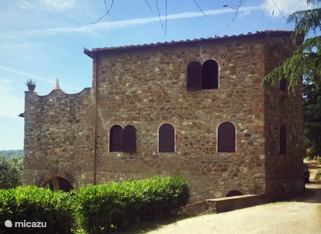 Rent House of the horse / Casa Cavallo in Suvereto, Tuscany. | Micazu