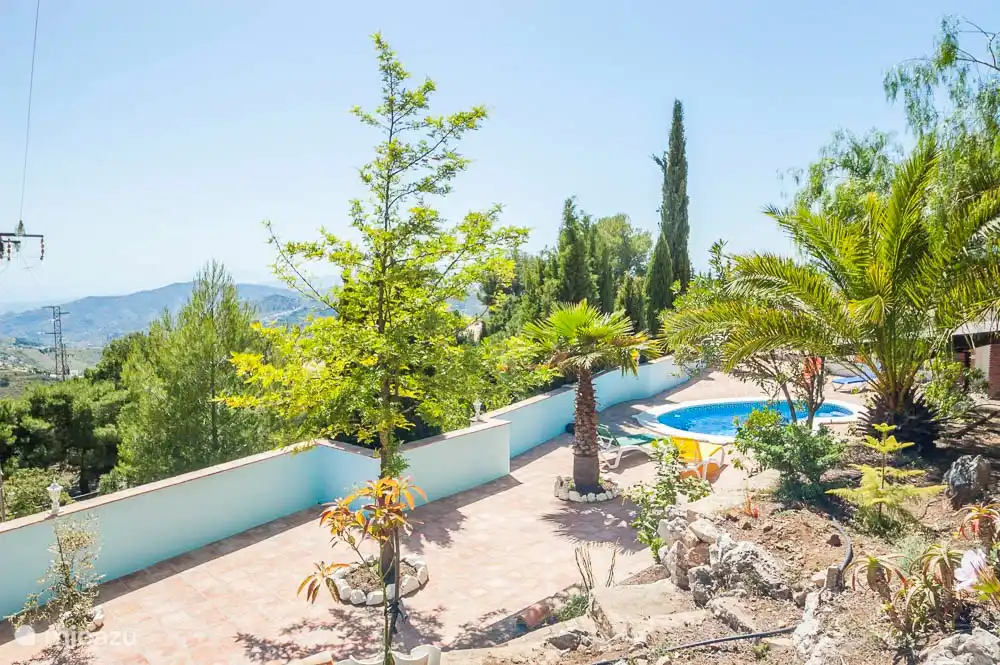 Villa huren in Cómpeta, Andalusië? Villa met zeezicht boven Competa ...