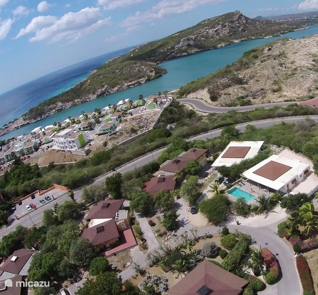 Rent Piscadera Bay Resort 14 in Piscadera, Curacao-Middle. | Micazu
