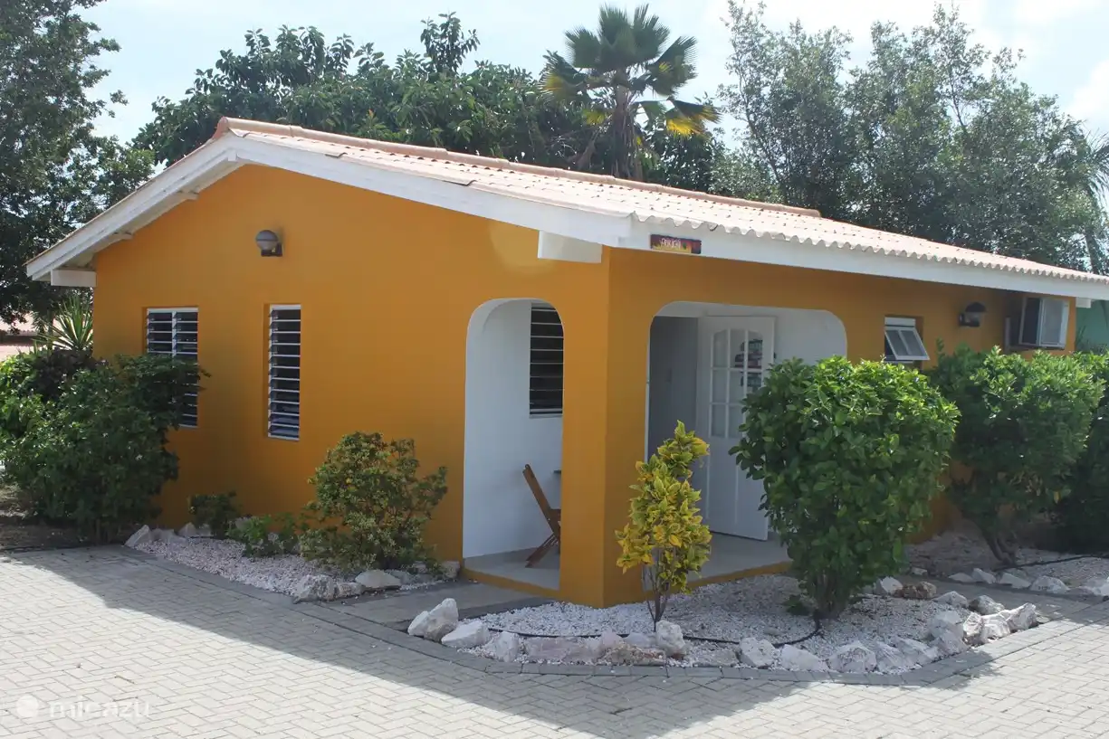 Bungalow in Willemstad – Bungalow Prikichi | Micazu