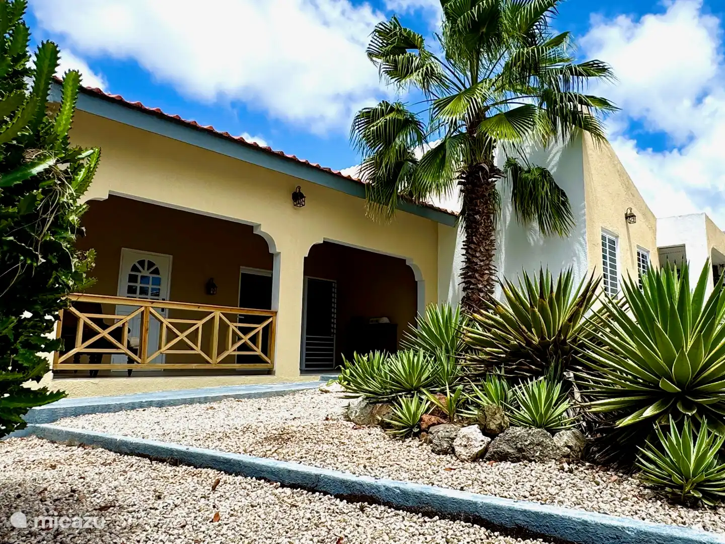 Rent Villa Panseiku with private pool in Jan Thiel at Micazu