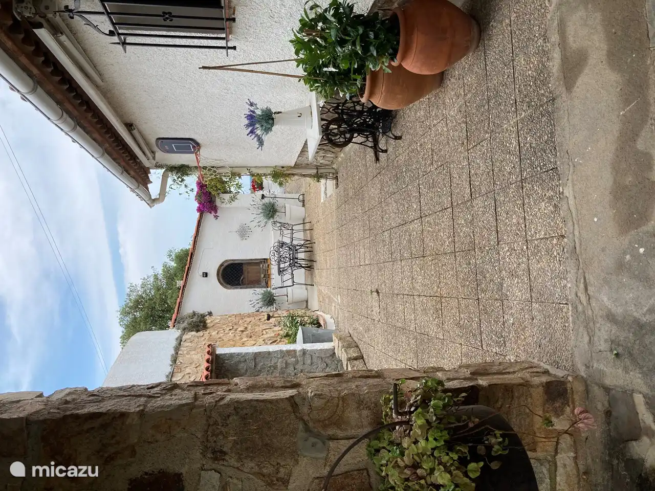 Rent Spanish house with sea view in Castell d'Aro, Costa Brava. | Micazu