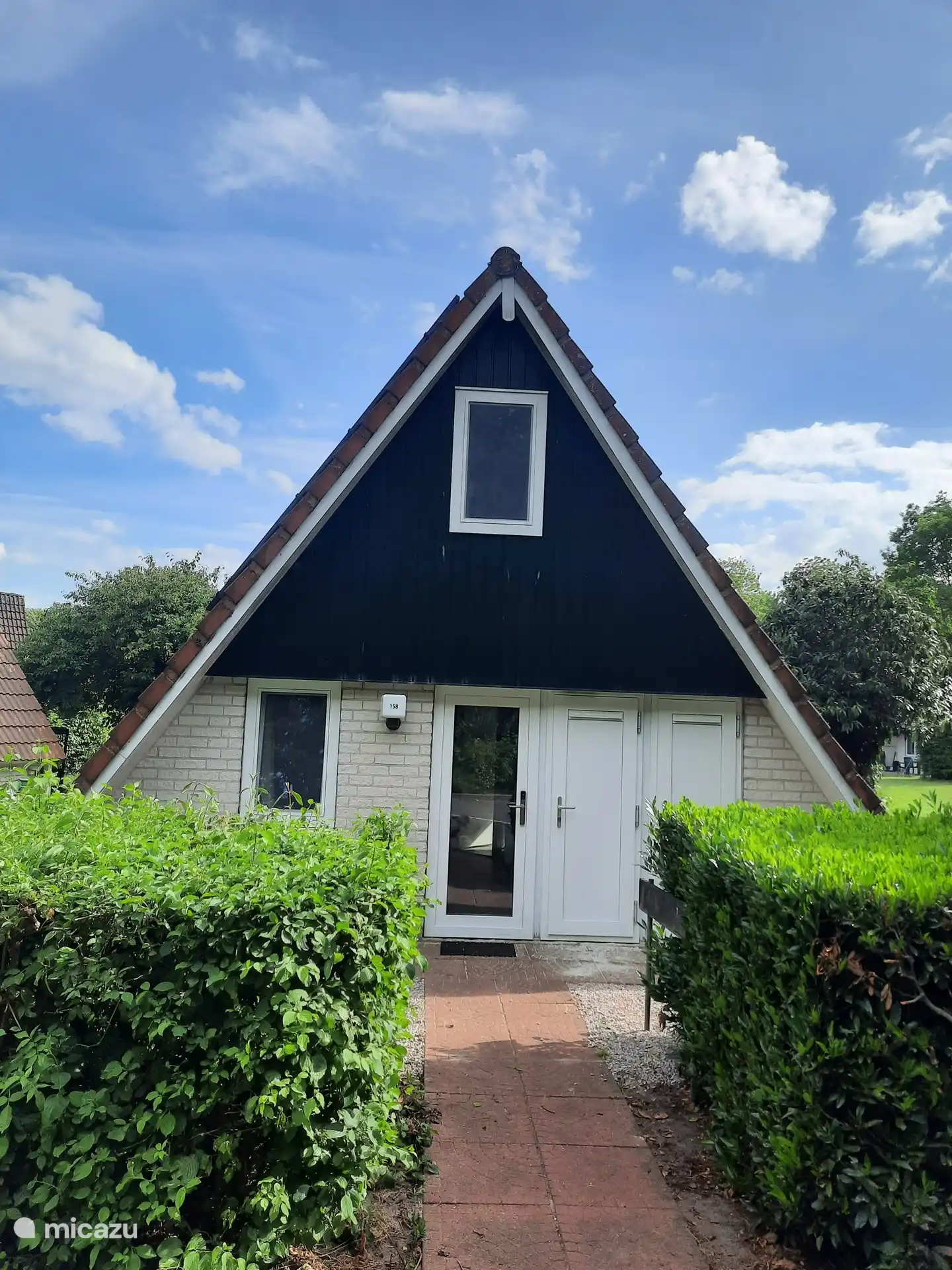 De Gouwe, Bungalow an einem Fischteich in Gramsbergen mieten Sie bei Micazu