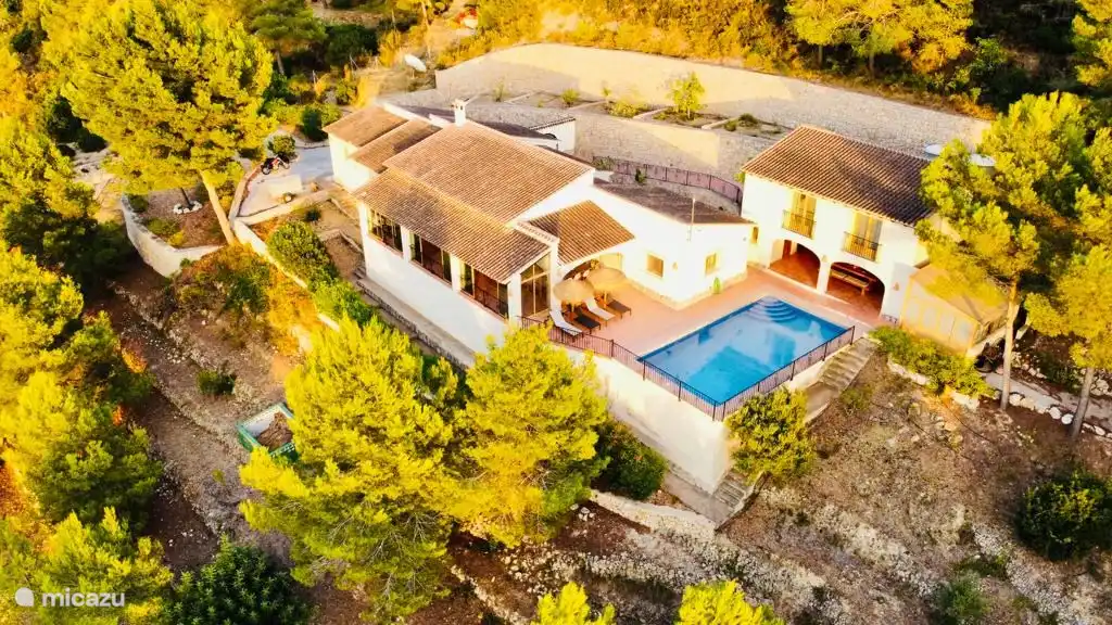 Book Villa Rosa - Studio at Micazu | Micazu