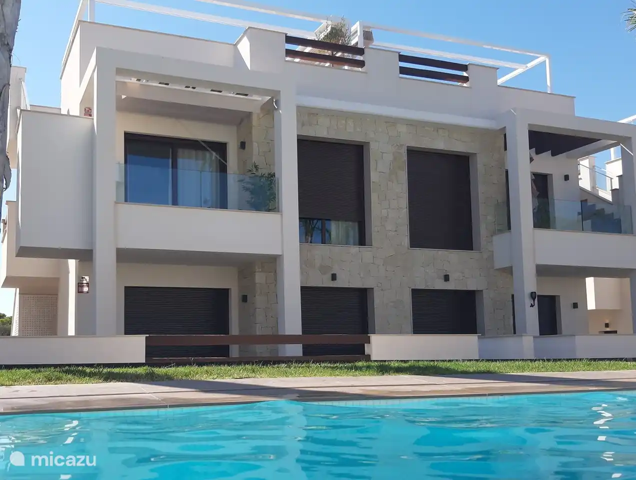 penthouse in Torrevieja – House Monty | Micazu