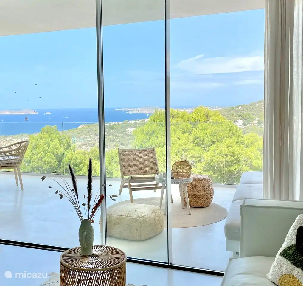 Rent Casa Luz in Cala Vadella, Ibiza. | Micazu