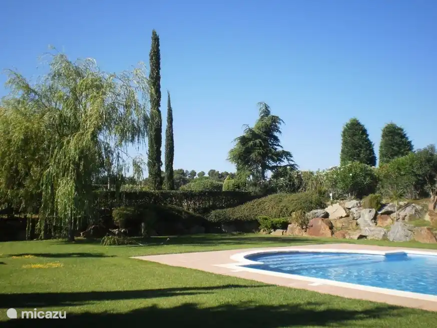 Rent Villa Marta - Torre Mirona Resort in Navata, Costa Brava. | Micazu
