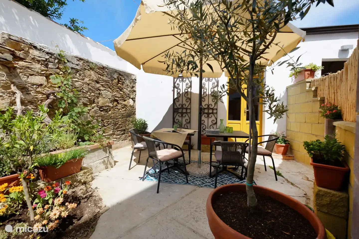 Rent Casa Fiore D'Oro in Teulada, Sardinia. | Micazu