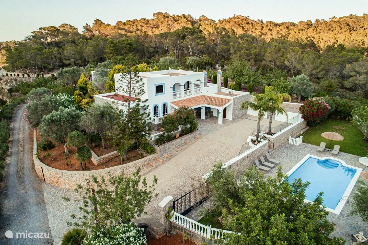Rent Fantastic Finca, wonderfully quiet in Portinatx, Ibiza. | Micazu