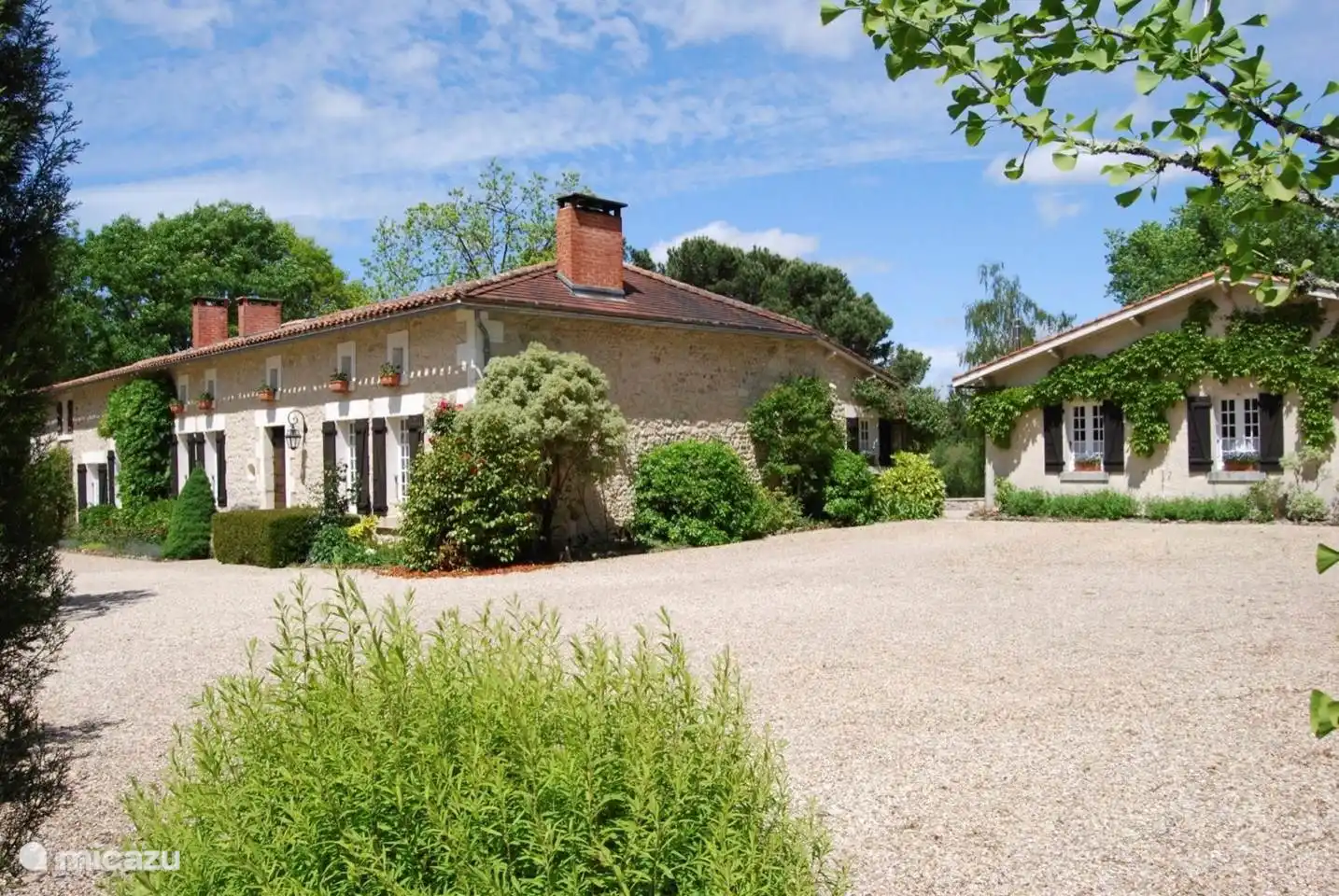 Holiday house in Brossac – Petit Pezet | Micazu