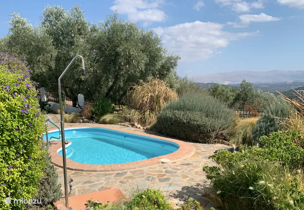 Rent Casita la Cima in Iznajar at Micazu