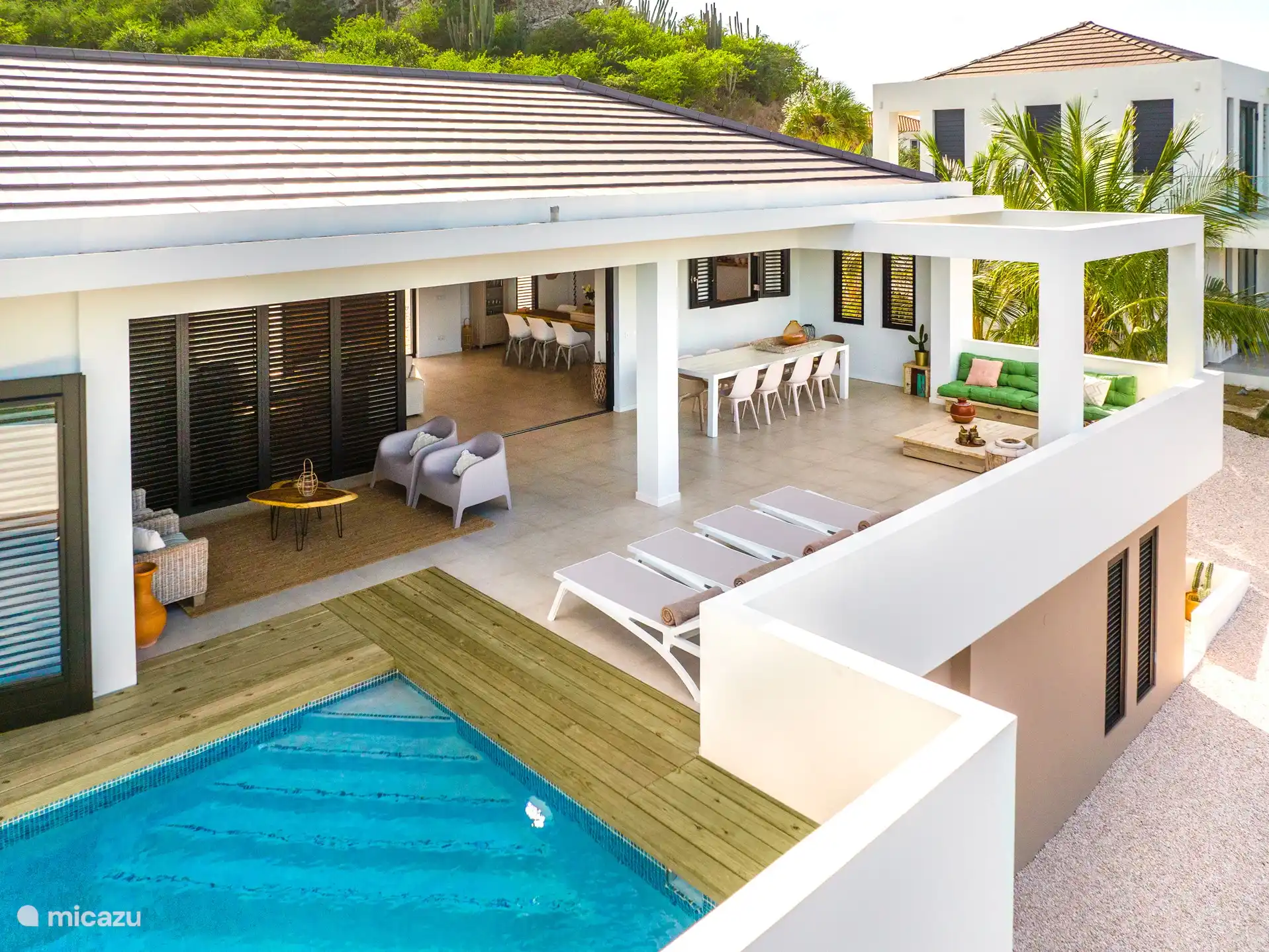 Rent New luxury villa Blue Bay Resort in Blue Bay at Micazu