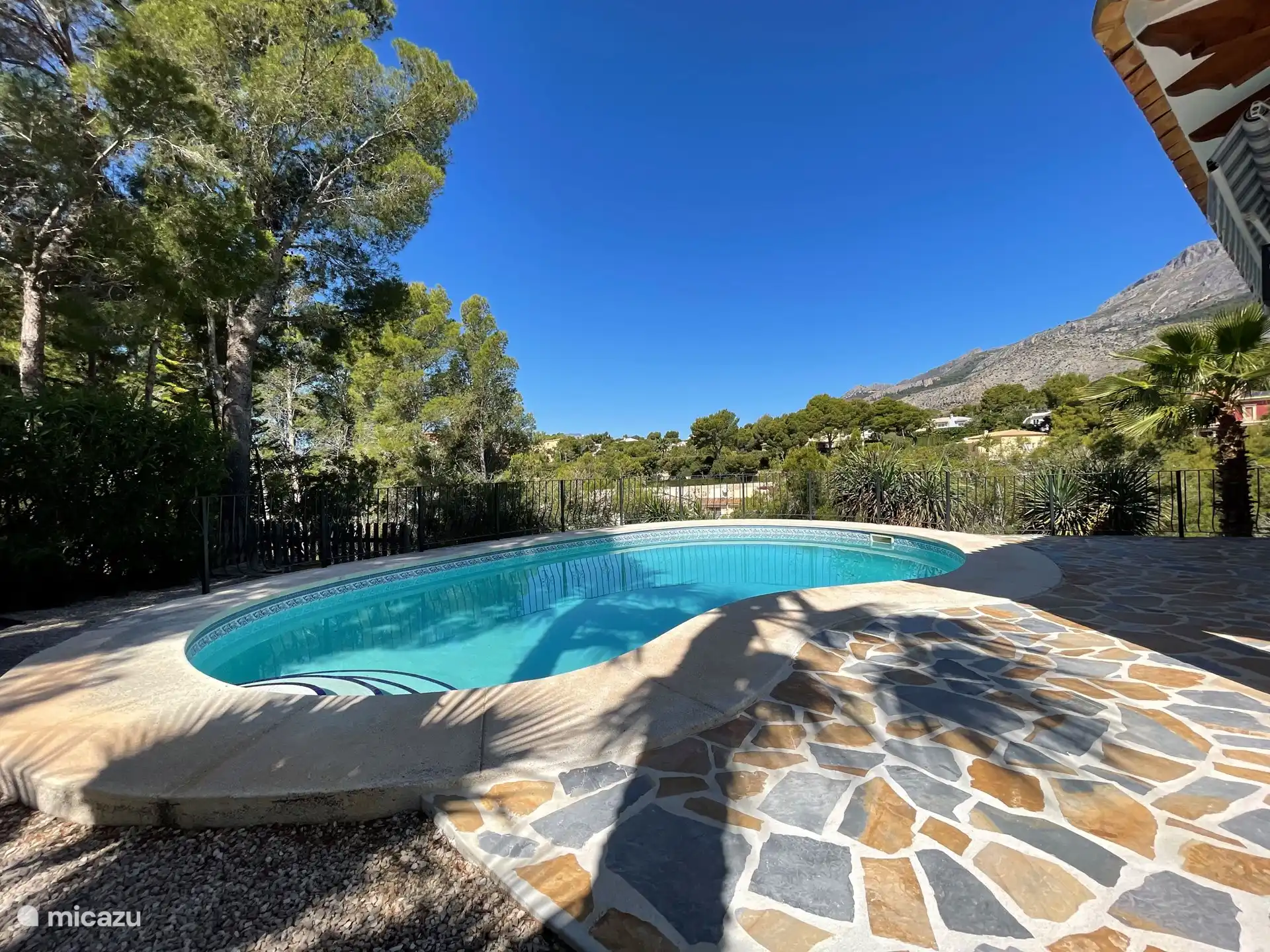 Rent Casa Les Fremeaux in Altea at Micazu