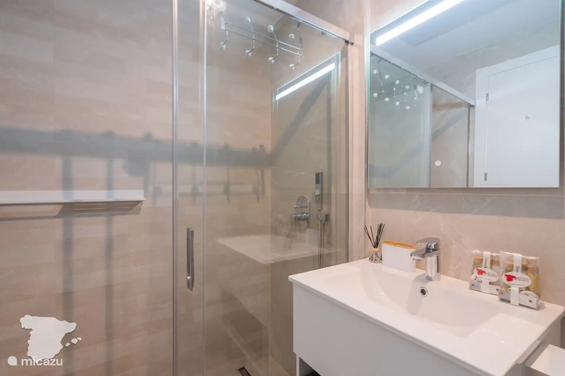 Casa Bilbao in Costa Blanca boek je voordelig bij Micazu | Micazu