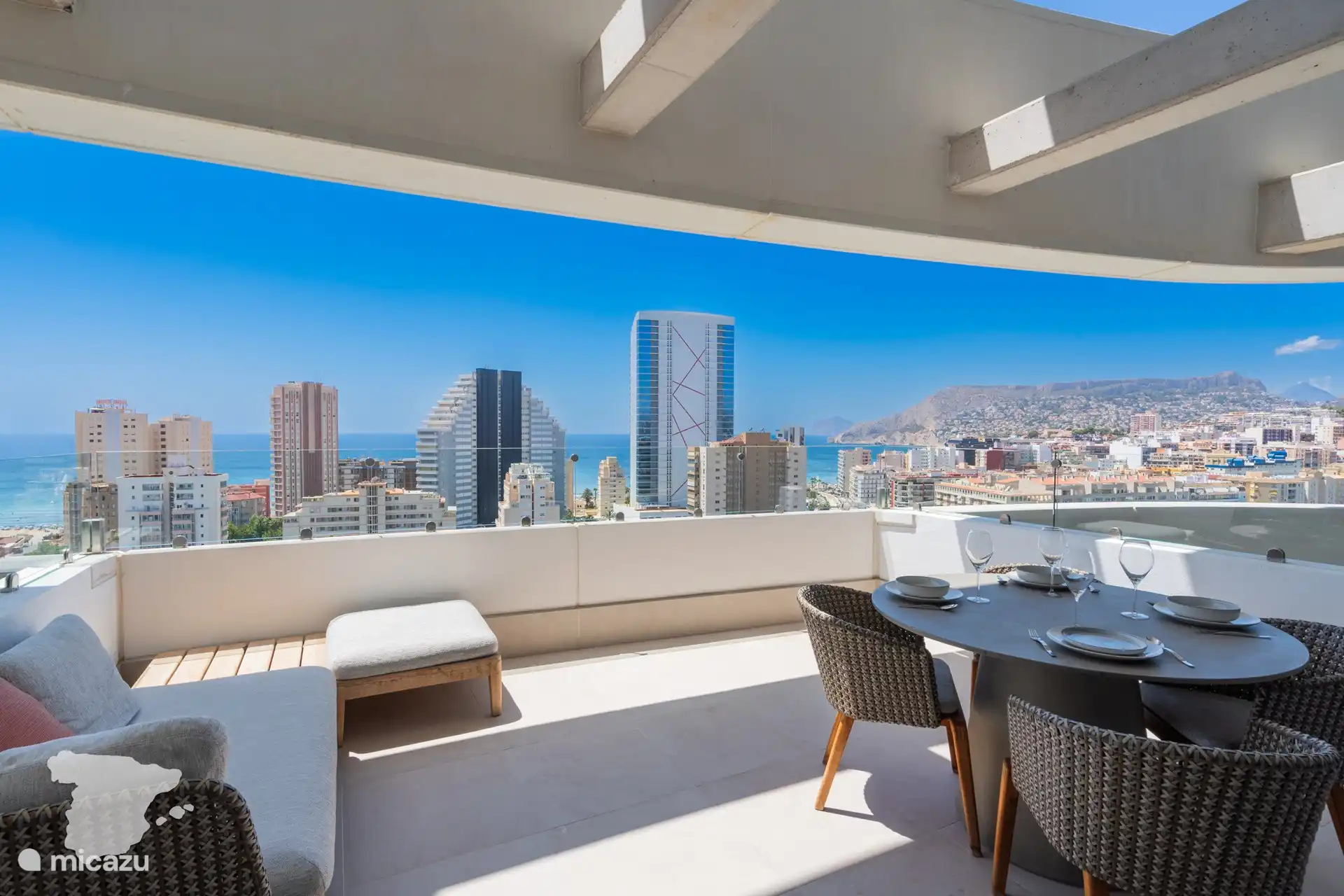 Casa Bilbao in Costa Blanca boek je voordelig bij Micazu | Micazu