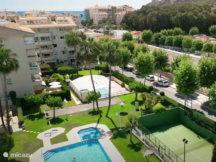 Apartment in Albir – 400m beach + Padel court +2 swimming pools | Micazu
