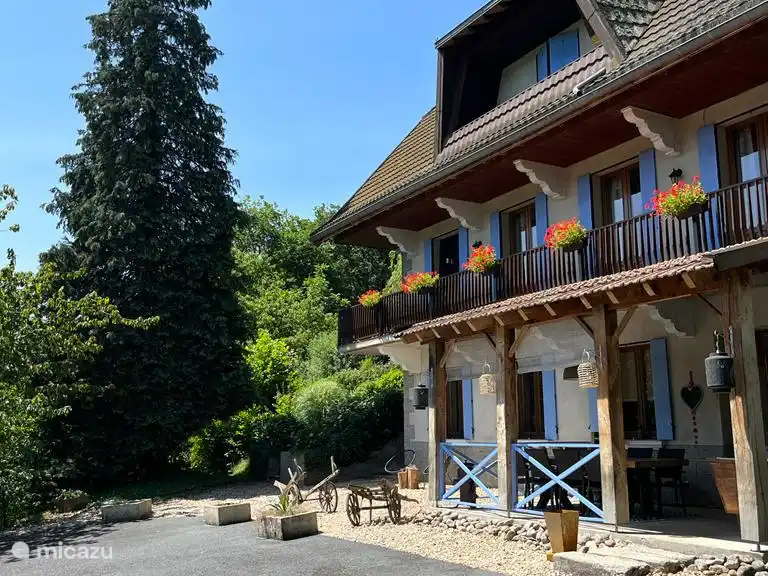 Bed & breakfast in Marat – La Maison du Chevalier Pierre sHaute | Micazu