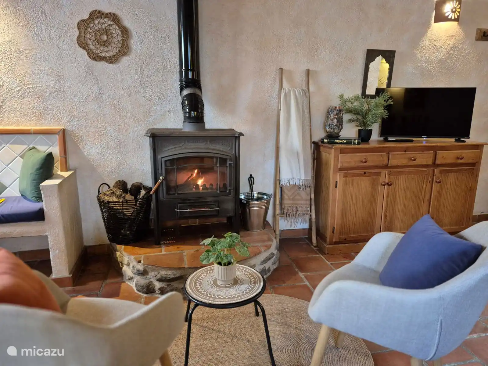 Holiday house in Guajar Faraguit to rent | Micazu